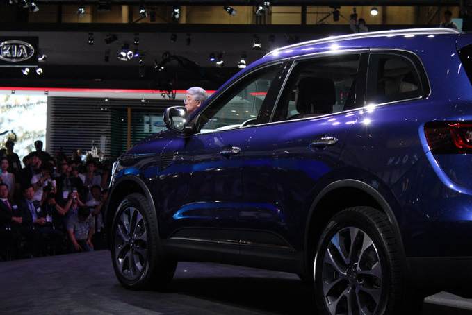 [부산모터쇼] 르노삼성 신형 SUV ‘QM6’ 베일 벗다