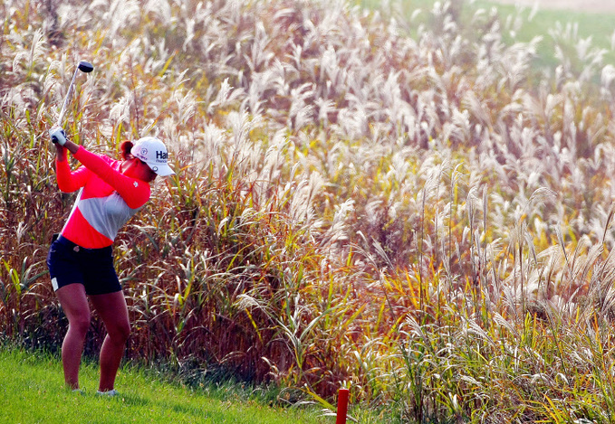 2016 LPGA KEB 하나은행 챔피언십 3라운드,이민지의 억새풀 탈출 - 브릿지경제