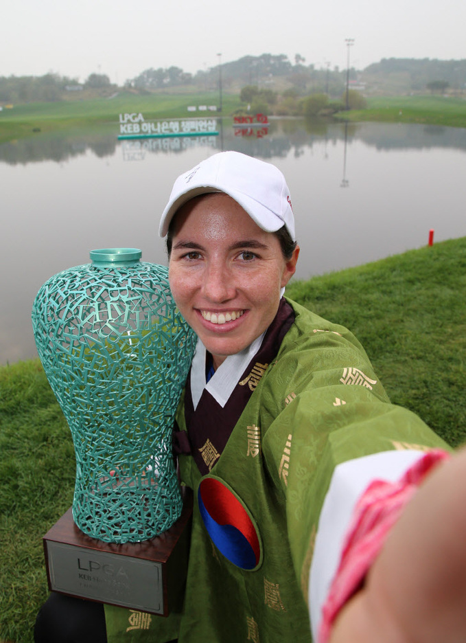 2016 LPGA KEB하나은행 챔피언십,우승자 카를로타 시간다의 셀카 - 브릿지경제