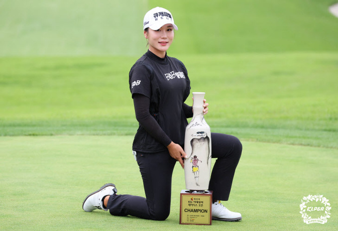 [종합] 황정미, KLPGA KG·이데일리 레이디스 오픈 연장전 끝에 우승…65번째 출전 대회서 첫 우승 - 브릿지경제