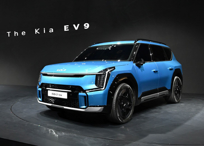 "3040 홀렸다"…기아 ‘EV9’, 사전계약 1만대 돌파