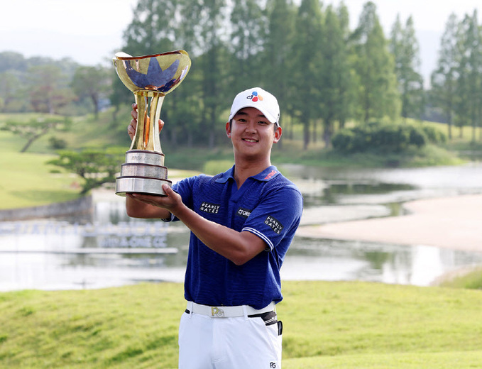 [종합] 최승빈, 제66회 KPGA 선수권대회 역전 우승…“아버지와 함께 독학으로 골프 배워” - 브릿지경제