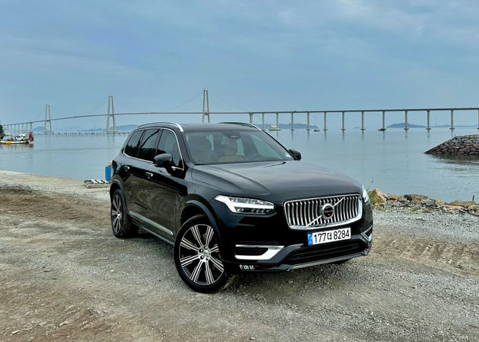 [시승기] 볼보 XC90, ‘인기에는 다 이유가 있다’ - 브릿지경제