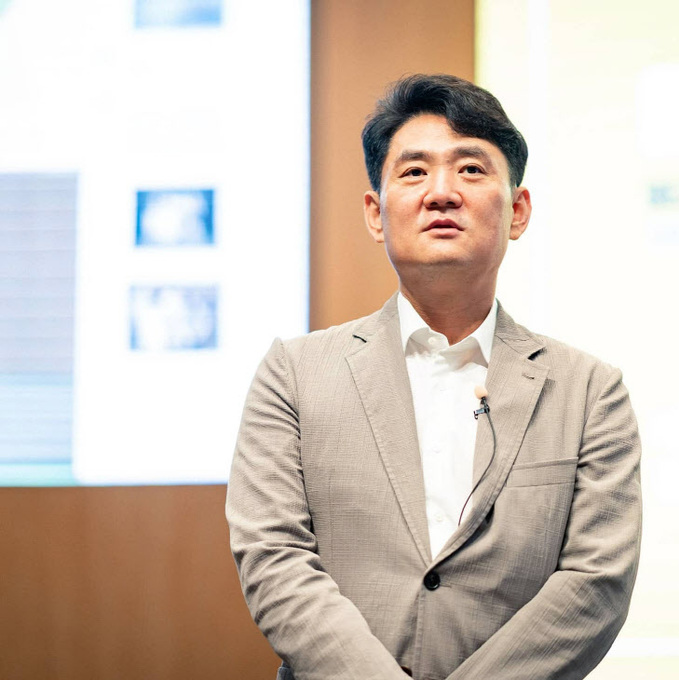 김정호 카카오 경영지원총괄 "결재없이 700~800억 공사를…내부 엉망에 격분" - 브릿지경제