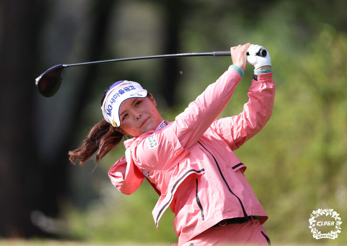 KLPGA 투어 통상 2승 송가은, JLPGA 퀄리파잉 최종전서 1위…2024 시즌 출전권 확보