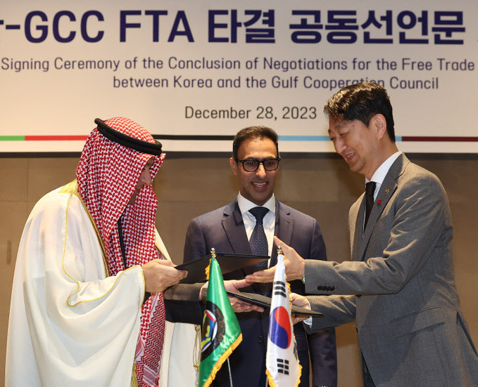 한-GCC FTA 최종 타결…GCC, 품목 80% 적용 관세 철폐·감축 - 브릿지경제