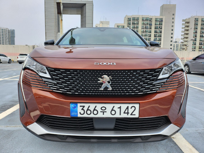 [시승기] 트렌드한 아빠차 '푸조 5008'…'벤츠 GLB'와 닮은꼴 - 브릿지경제