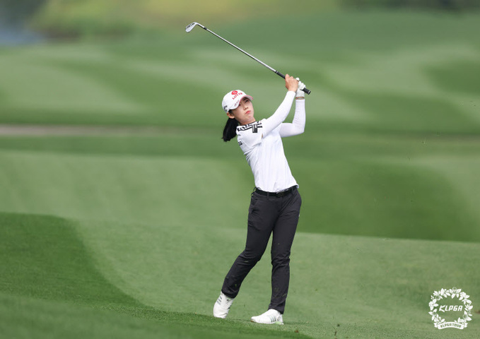 박민지, KLPGA 투어 Sh수협은행 MBN 여자오픈 첫날 공동 1위 - 브릿지경제