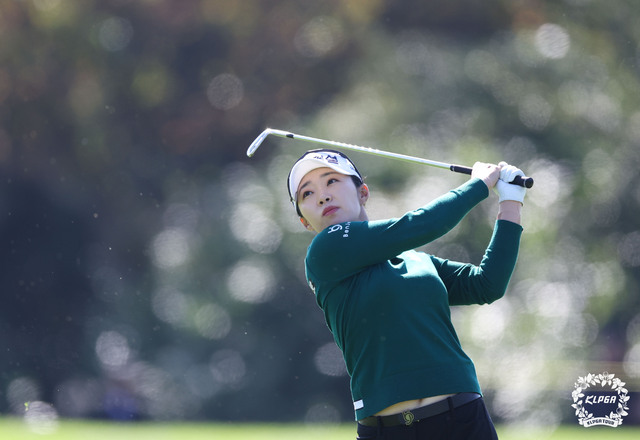 [종합] 마다솜, KLPGA 투어 S-오일 챔피언십 연장전 끝에 우승…‘54홀 노보기’ - 브릿지경제