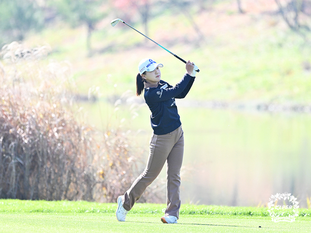 이제영, KLPGA 투어 시즌 최종전 SK텔레콤·SK쉴더스 챔피언십 2라운드 1위로…‘첫 승’ 보여 - 브릿지경제