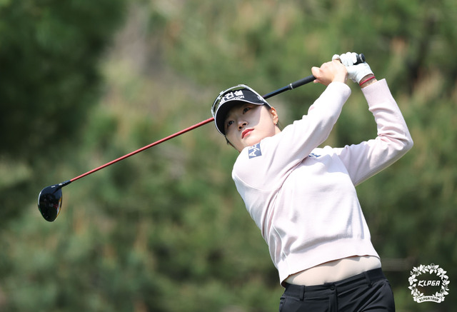 ‘데뷔 3년차 무관’ 김민선, KLPGA 투어 창설 대회 덕신EPC 챔피언십 2라운드 1위에 올라 - 브릿지경제