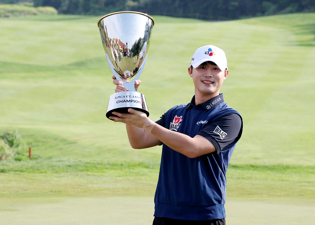 배용준, KPGA 클래식 우승…변형 스테이블포드 방식서만 2승 - 브릿지경제