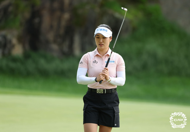 정윤지·최가빈, KLPGA 투어 Sh수협은행 MBN 여자오픈 첫날 공동 1위 - 브릿지경제