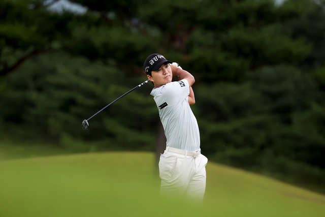 신용구, 제68회 KPGA선수권대회 2라운드서 1위 올라서 - 브릿지경제