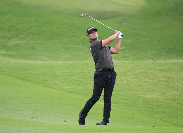 신용구, 제68회 KPGA 선수권대회 3라운드 1위…3년 만에 통산 2승 바라봐 - 브릿지경제