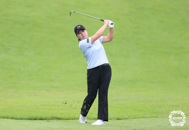 드림 투어 시즌 4승 김민솔, KLPGA 투어 메디힐·한국일보 챔피언십 첫날 공동 1위 - 브릿지경제