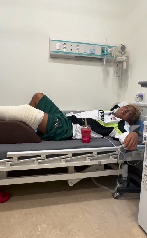 곽범, ‘뭉찬4’ 녹화 중 심각한 부상…“비골 골절+발목 인대 완파, 내일 수술” - 브릿지경제