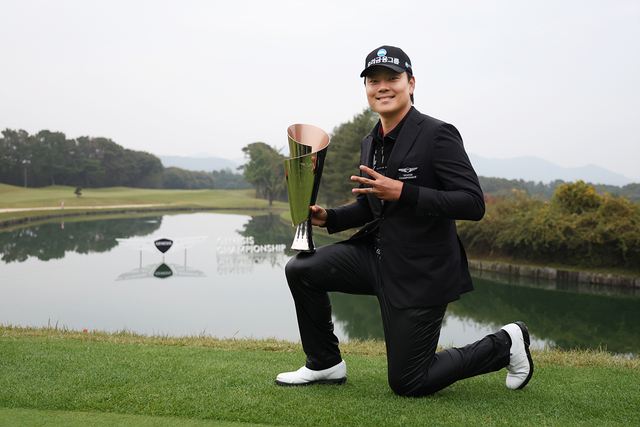 [종합] 이정환, KPGA 투어 제네시스 챔피언십 4타 차 역전 우승…8년 만에 통산 3승째 - 브릿지경제